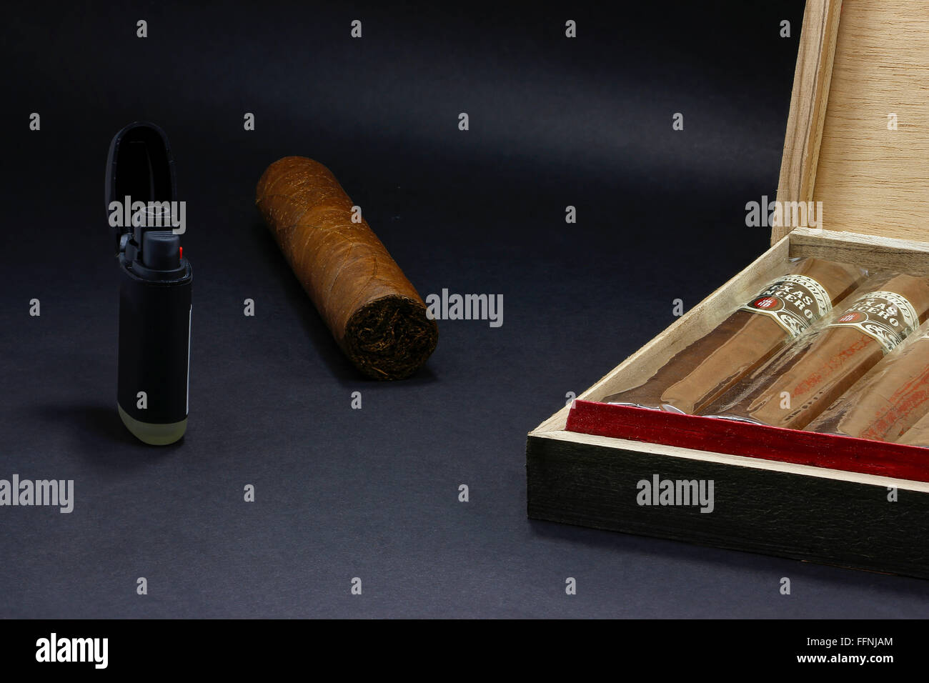 Cuban Cigar pack Stock Photo - Alamy