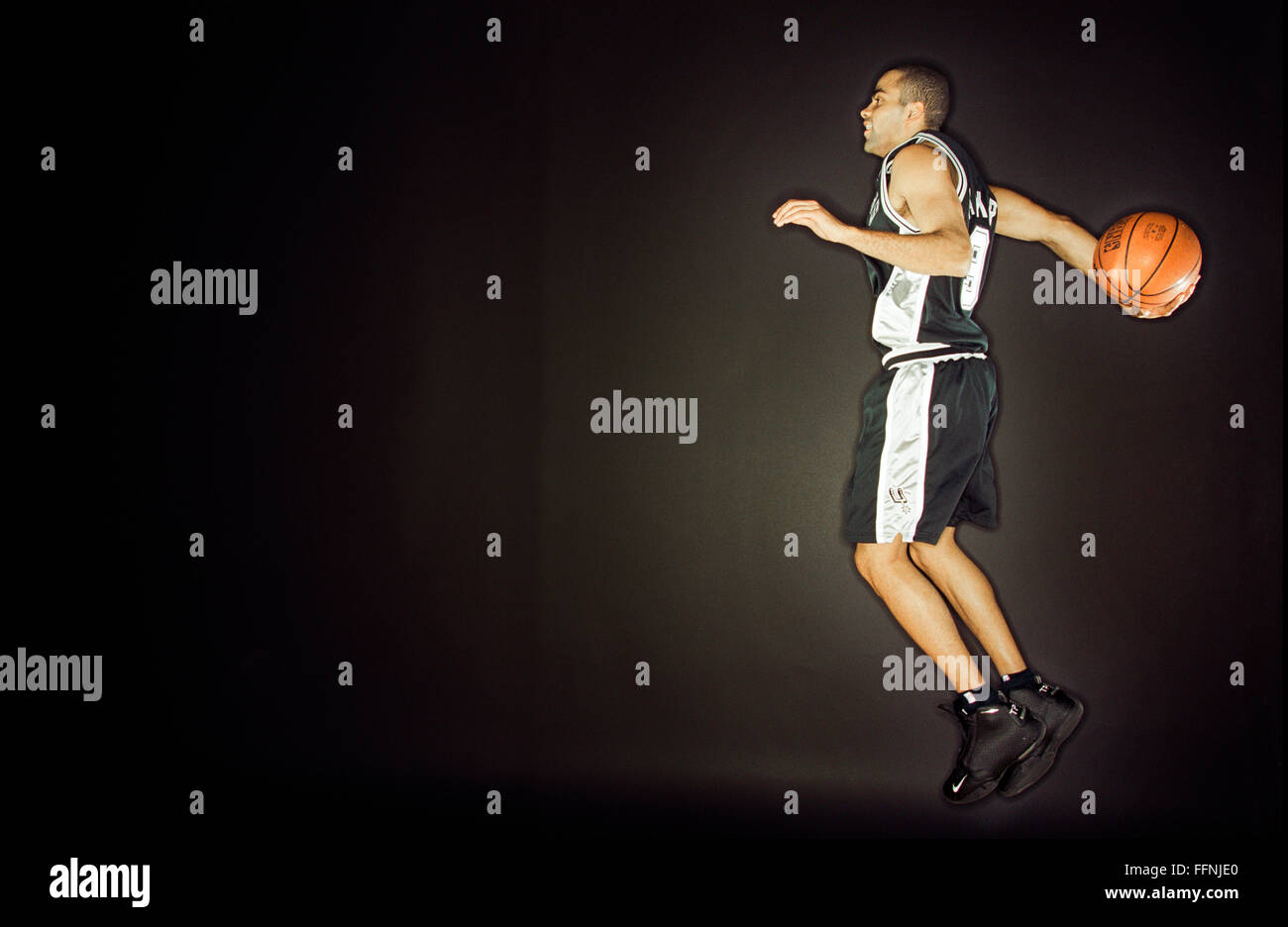 French basketball player tony parker hi-res stock photography and ...