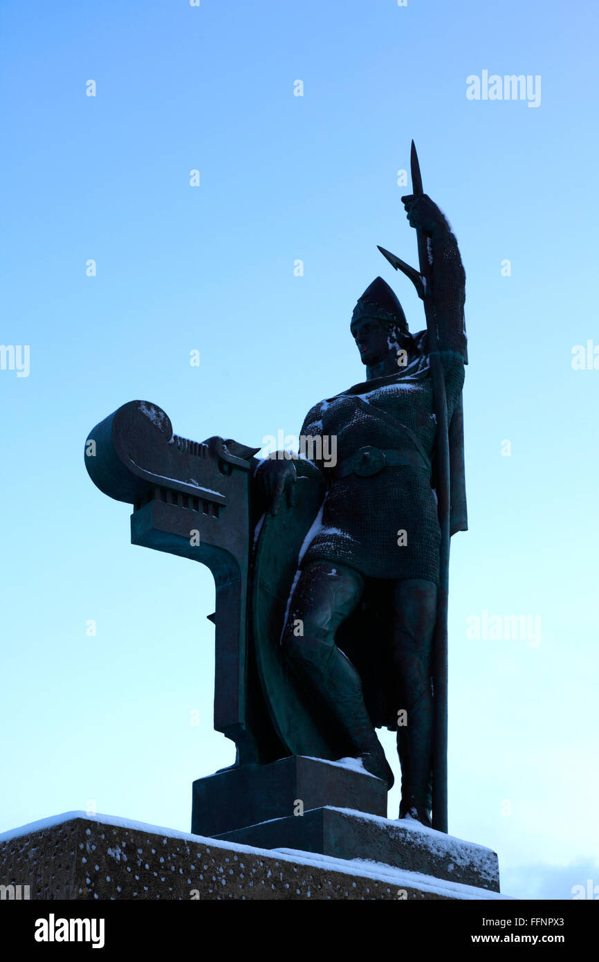 The Statue of Ingolfur Arnarson, first Viking settler in Iceland ...