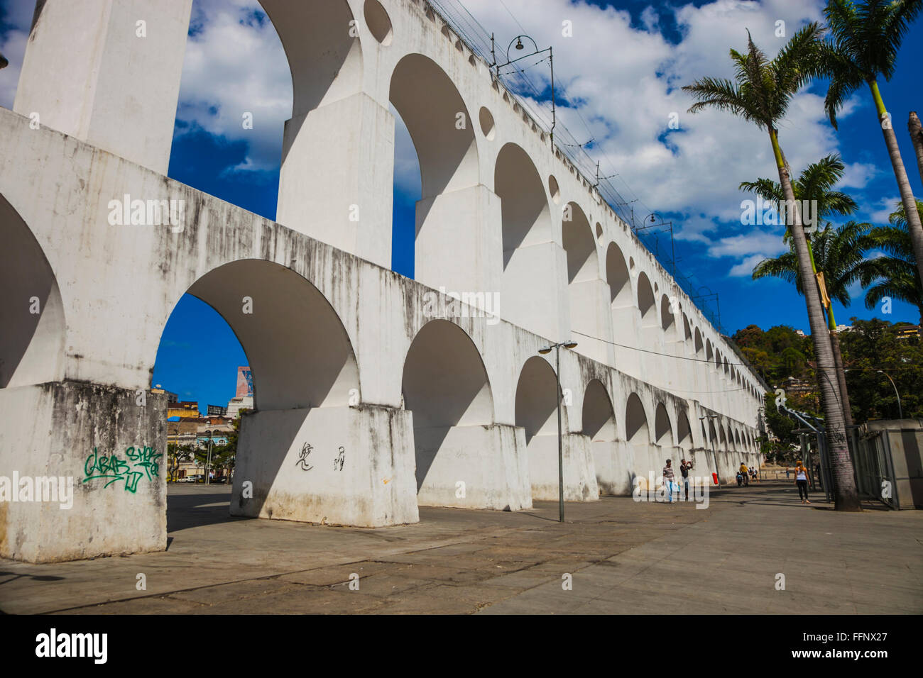 Arcos da lapa or carioca aqueduct in lapa hi-res stock photography and ...
