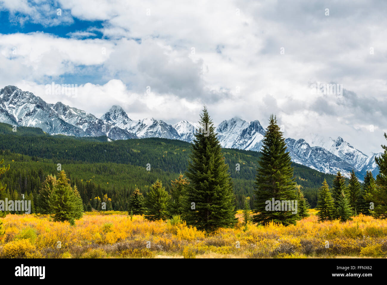 Mount Ishbel, Sawback Range, Banff Nationalpark, Alberta, Canada Stock ...