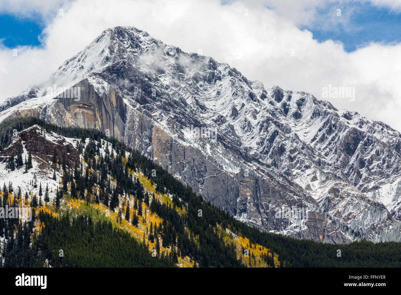 Mount Ishbel, Sawback Range, Banff Nationalpark, Alberta, Canada Stock ...