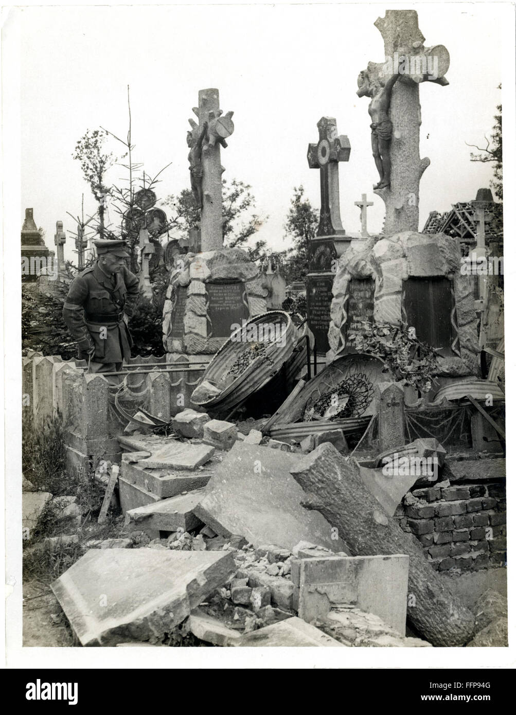 'German Shell Fire' by photographer H. D. Girdwood captures the ...
