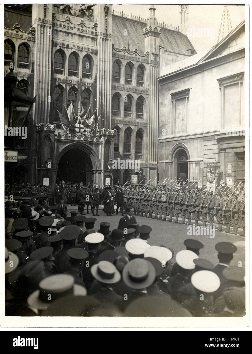 Lord Mayor of London inspecting the Guard of Honour (Hon. Artillery ...