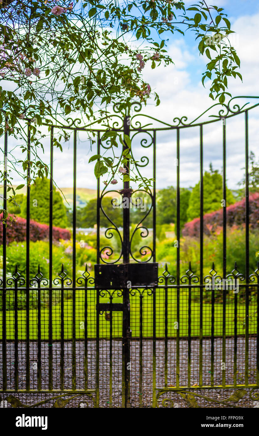 Beautiful gate hi-res stock photography and images - Alamy