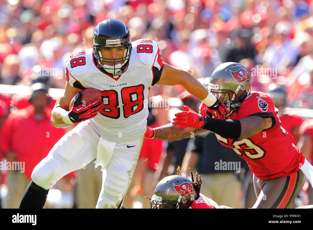 Tamap, Florida, USA. 25th Nov, 2012. Atlanta Falcons tight end Tony ...