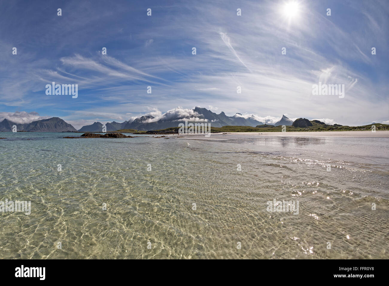 Sandbotnen, bay at Selfjorden, behind the mountain range of Flakstadoy ...