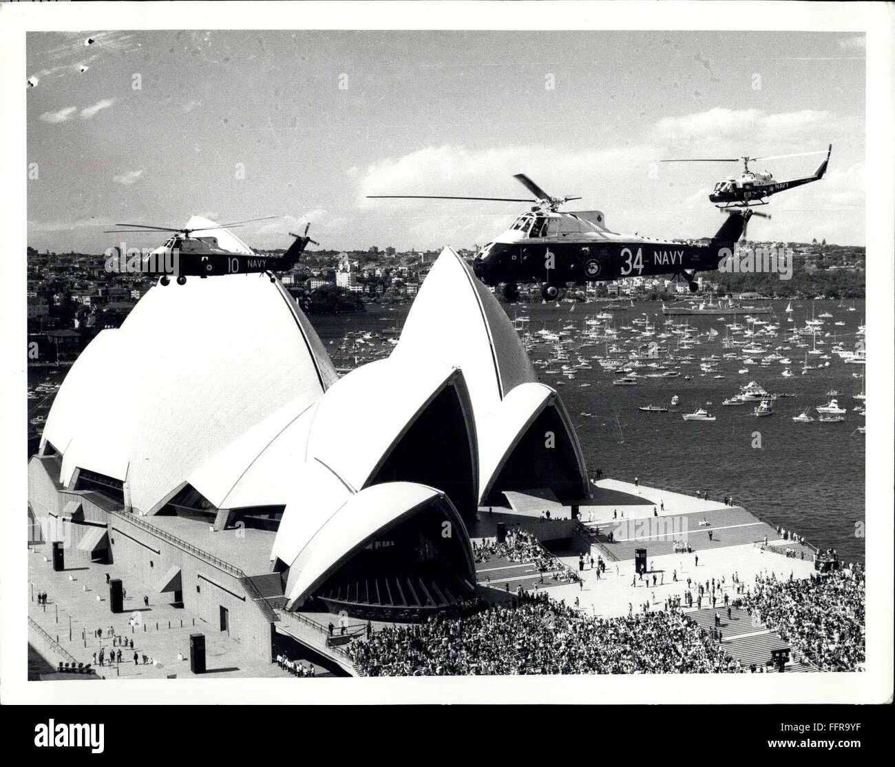 Sydney opera house opening 1973 hi-res stock photography and images - Alamy