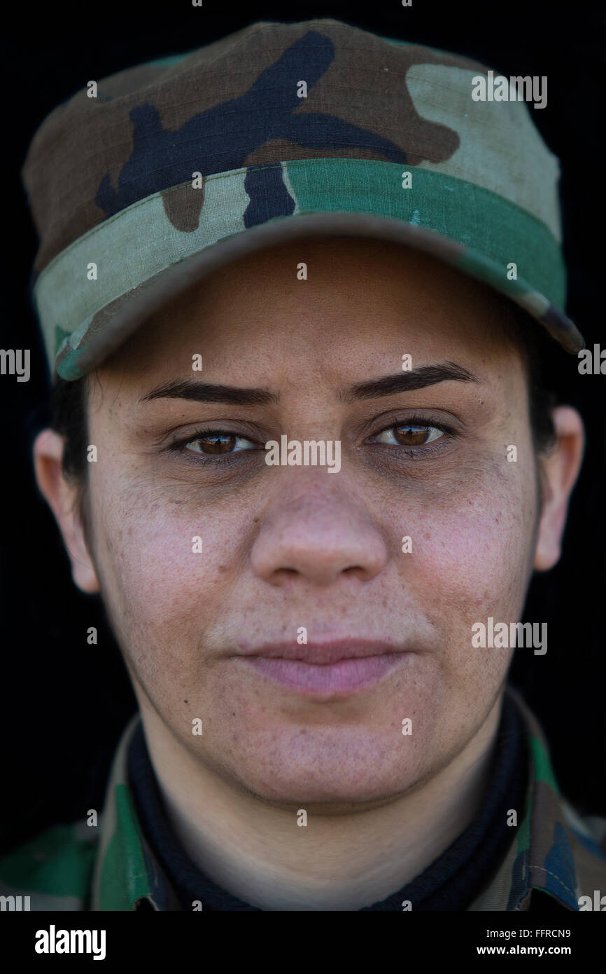 Female isis fighter hi-res stock photography and images - Alamy