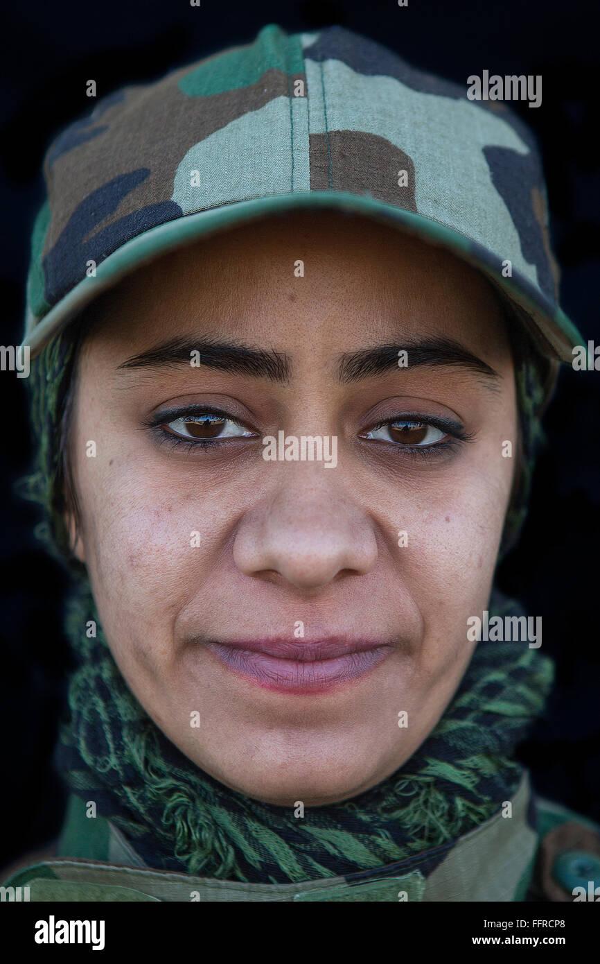 Female isis fighter hi-res stock photography and images - Alamy
