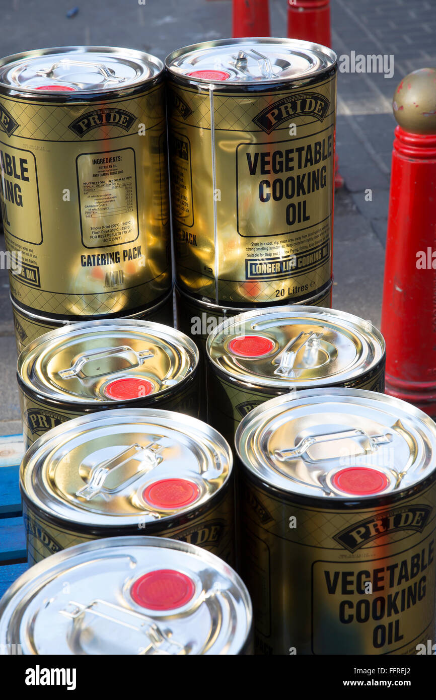 Vegetable oil tins hi-res stock photography and images - Alamy