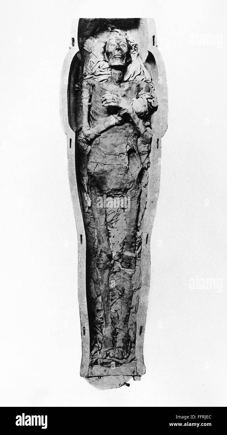 RAMSES II: MUMMY. /nThe mummified body of Egyptian Pharaoh Ramses II of ... RAMSES II: MUMMY. /nThe mummified body of Egyptian Pharaoh Ramses II of ...