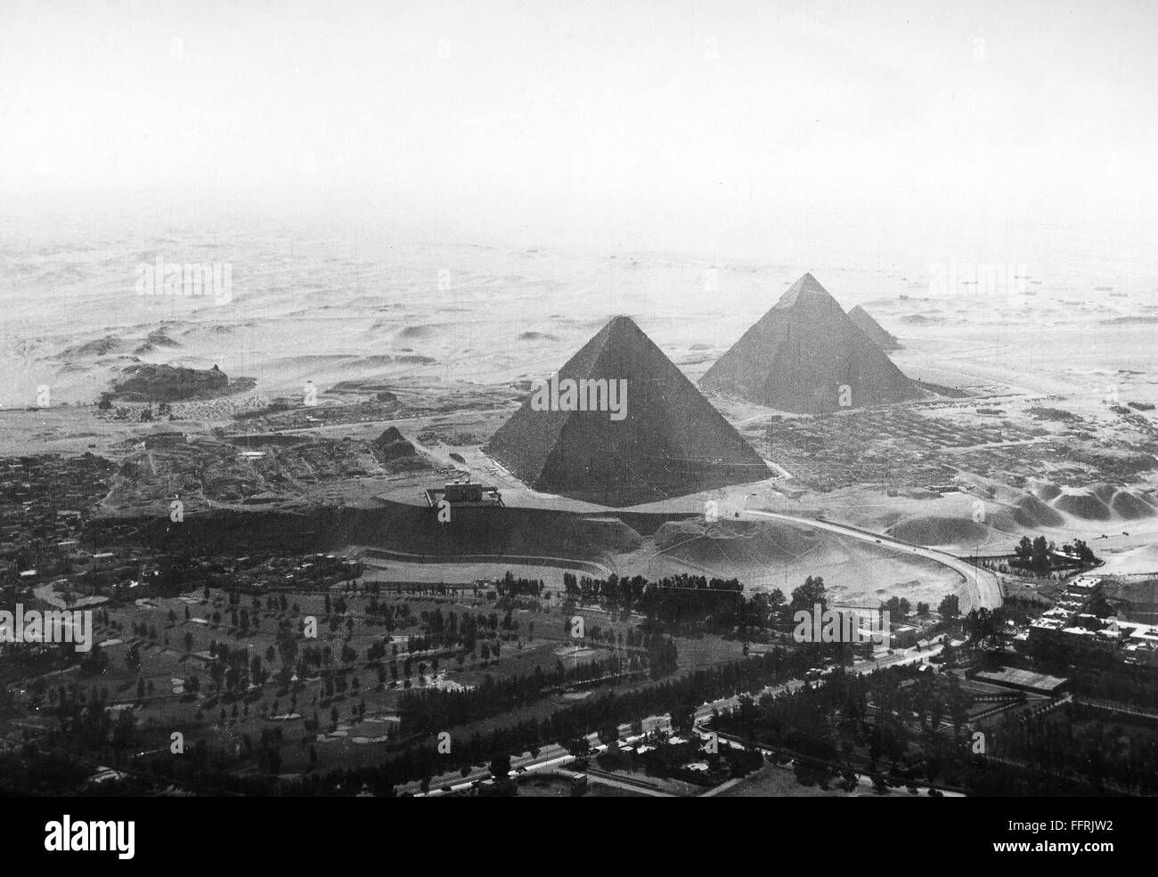 Great pyramids giza aerial hi-res stock photography and images - Alamy