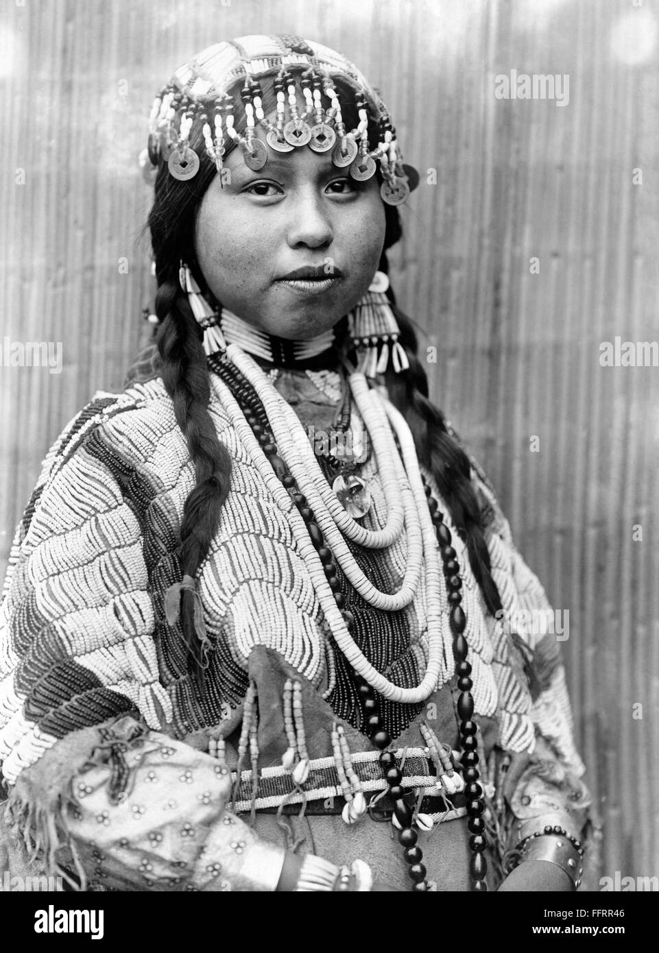 WISHRAM BRIDE, c1910. /nHalf-length portrait of a Wishram (Tlakluit ...