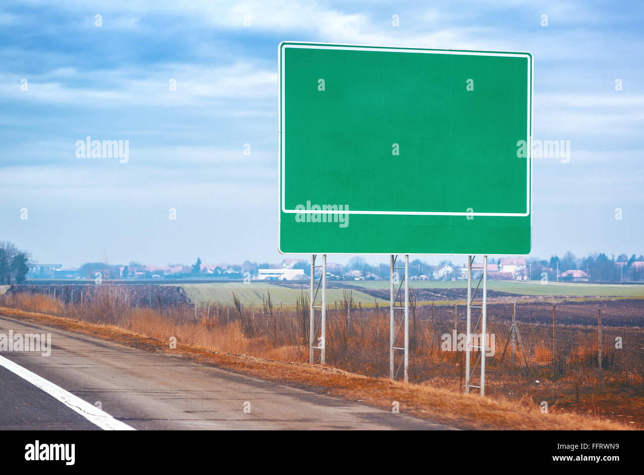 Motorway sign blank hi-res stock photography and images - Alamy
