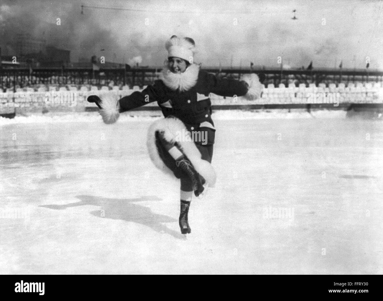 1916 paul hi-res stock photography and images - Alamy