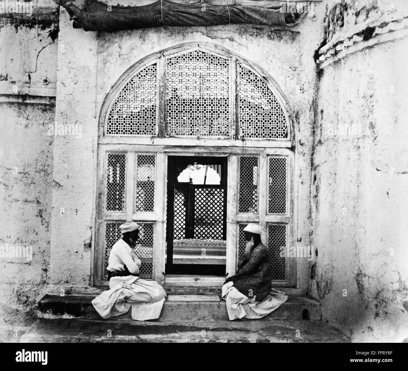 Mughal emperor aurangzeb Black and White Stock Photos & Images - Alamy