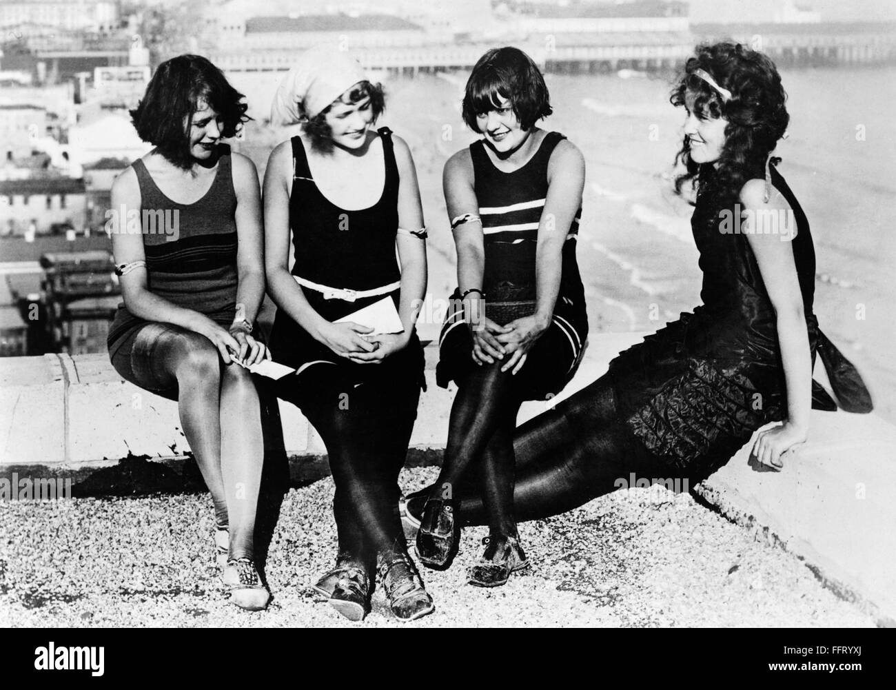 Atlantic City Women Nfour New York Bathing Beauties At The Carnival