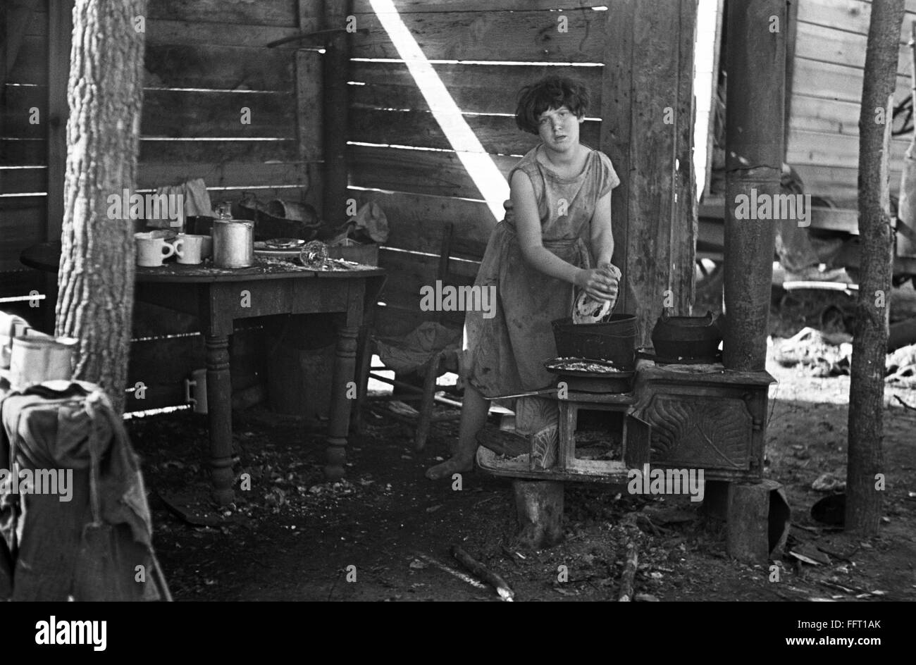 Lean exterior hi-res stock photography and images - Alamy