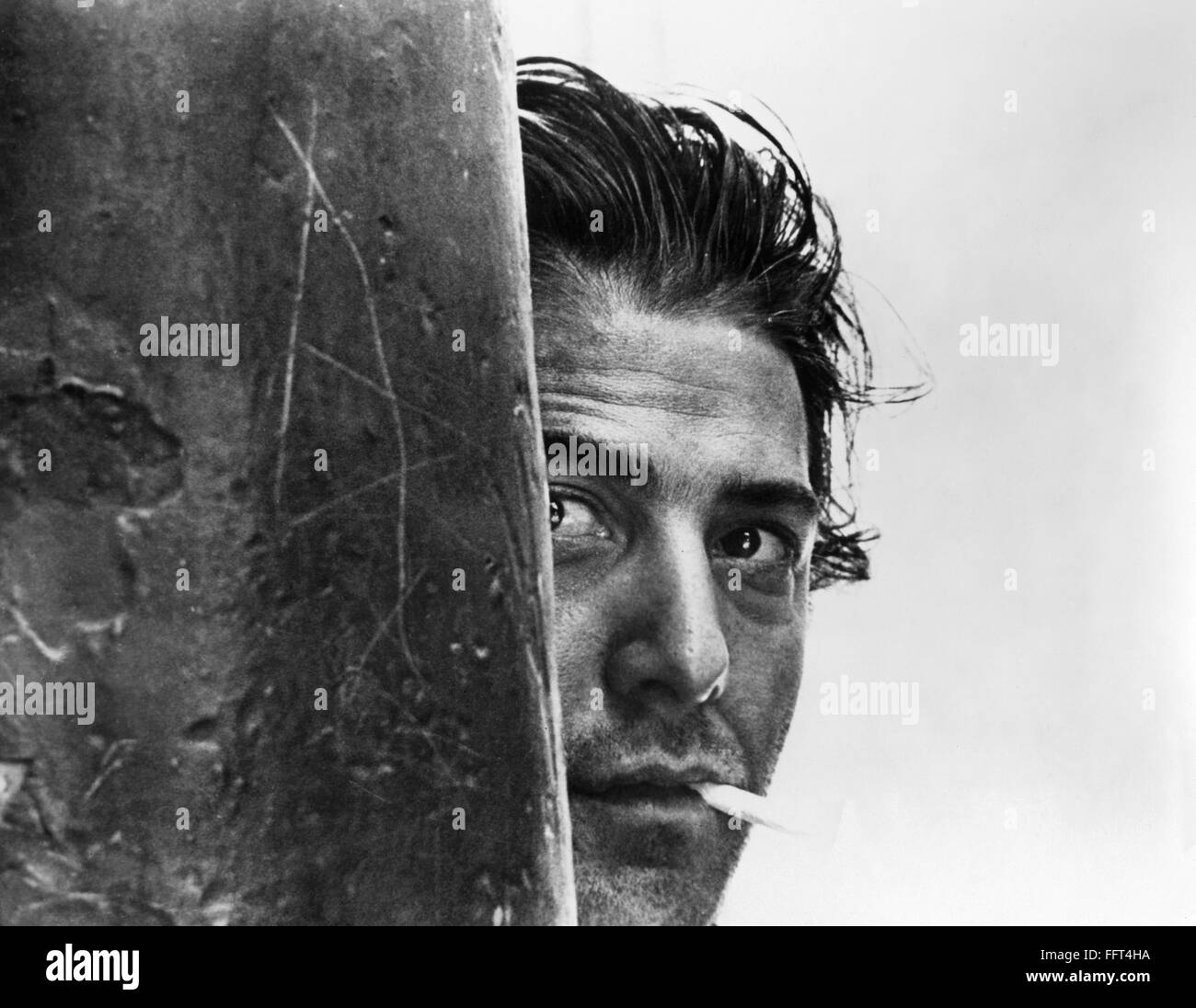 MIDNIGHT COWBOY, 1969. /nDustin Hoffman as Enrico 'Ratso' Rizzo in the ...