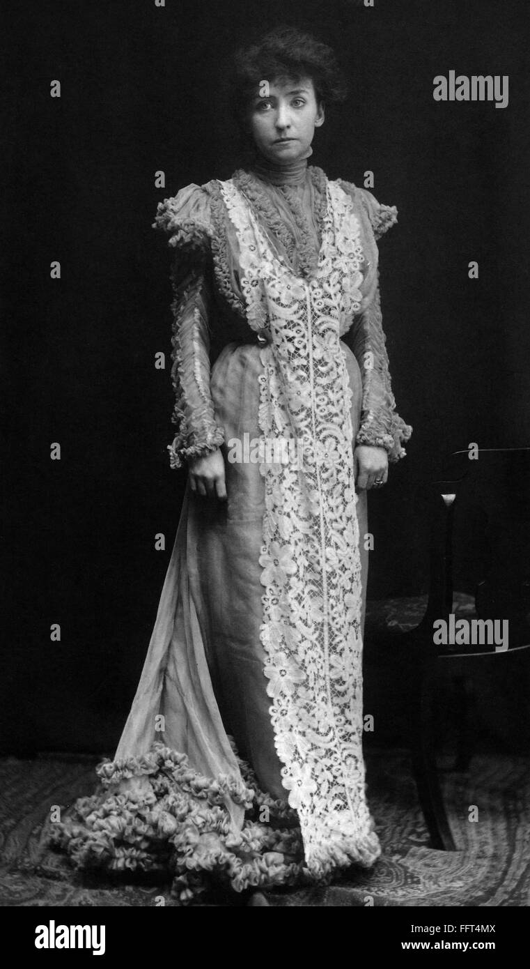 MINNIE MADDERN FISKE /n(1865-1932). American actress. Photographed by ...