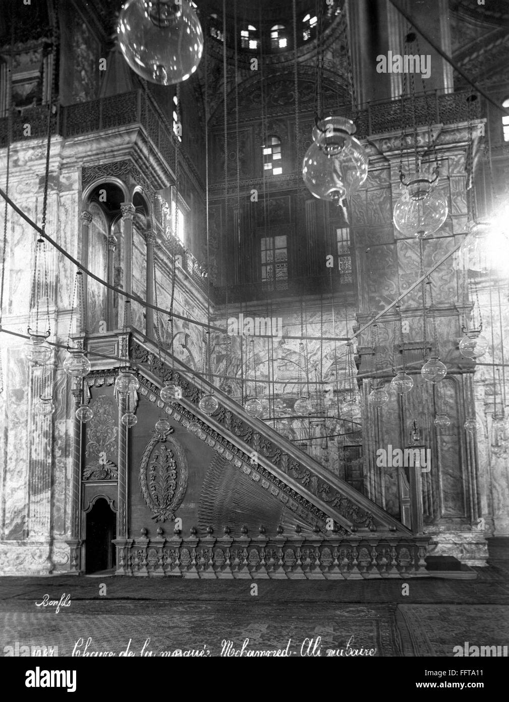 Minbar in mosque hi-res stock photography and images - Alamy