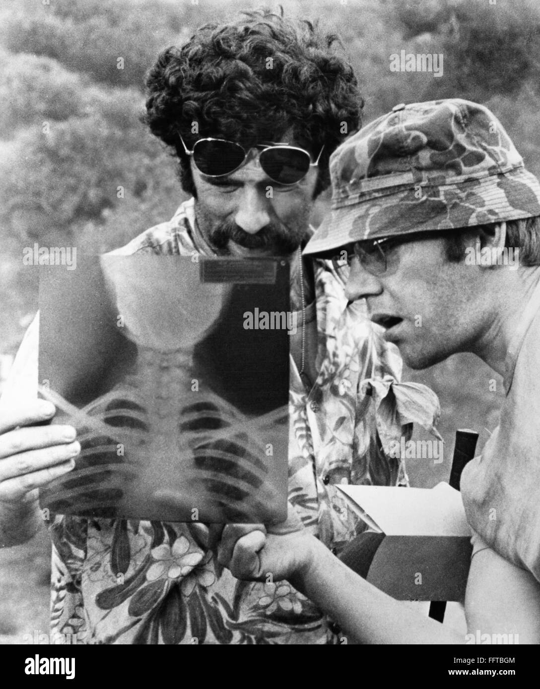 FILM: MASH, 1970. /nElliot Gould (left) and Donald Sutherland in a ...