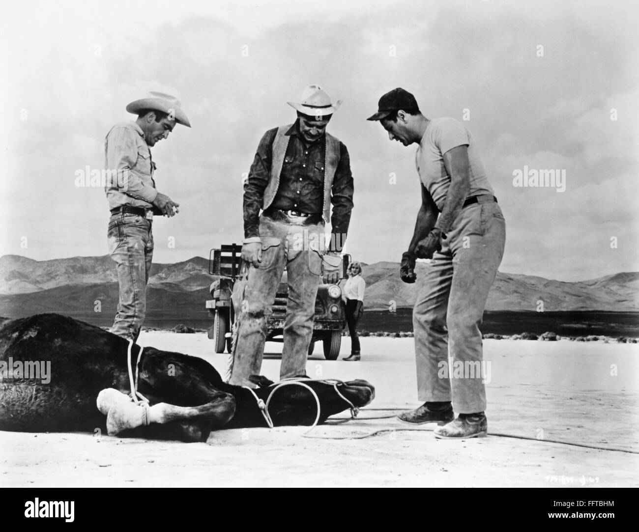 THE MISFITS, 1961. /nFrom left: Montgomery Clift, Clark Gable, Eli ...