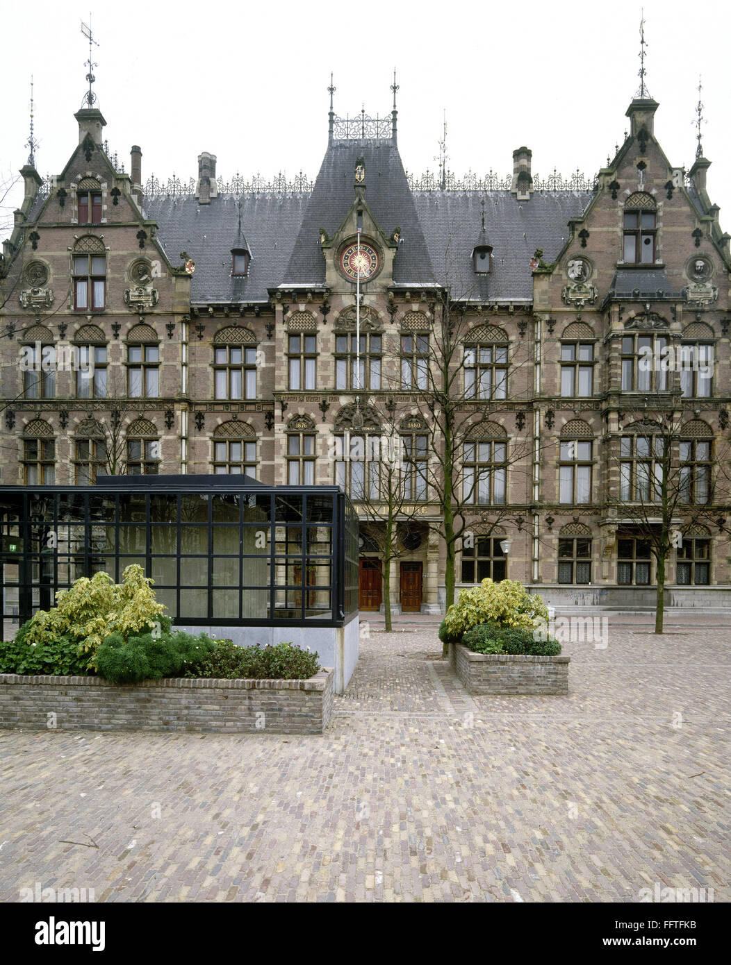 THE HAGUE: ARCHITECTURE./n19th century building in The Hague housing ...