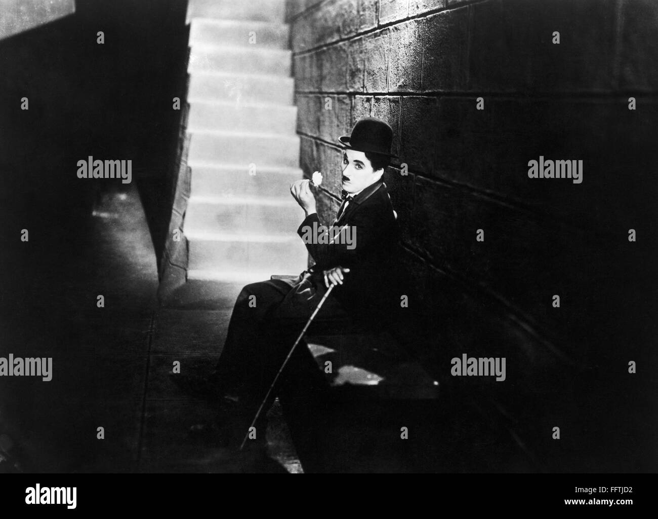 CHARLIE CHAPLIN /n(1889-1977). Charles Spencer Chaplin. English film ...