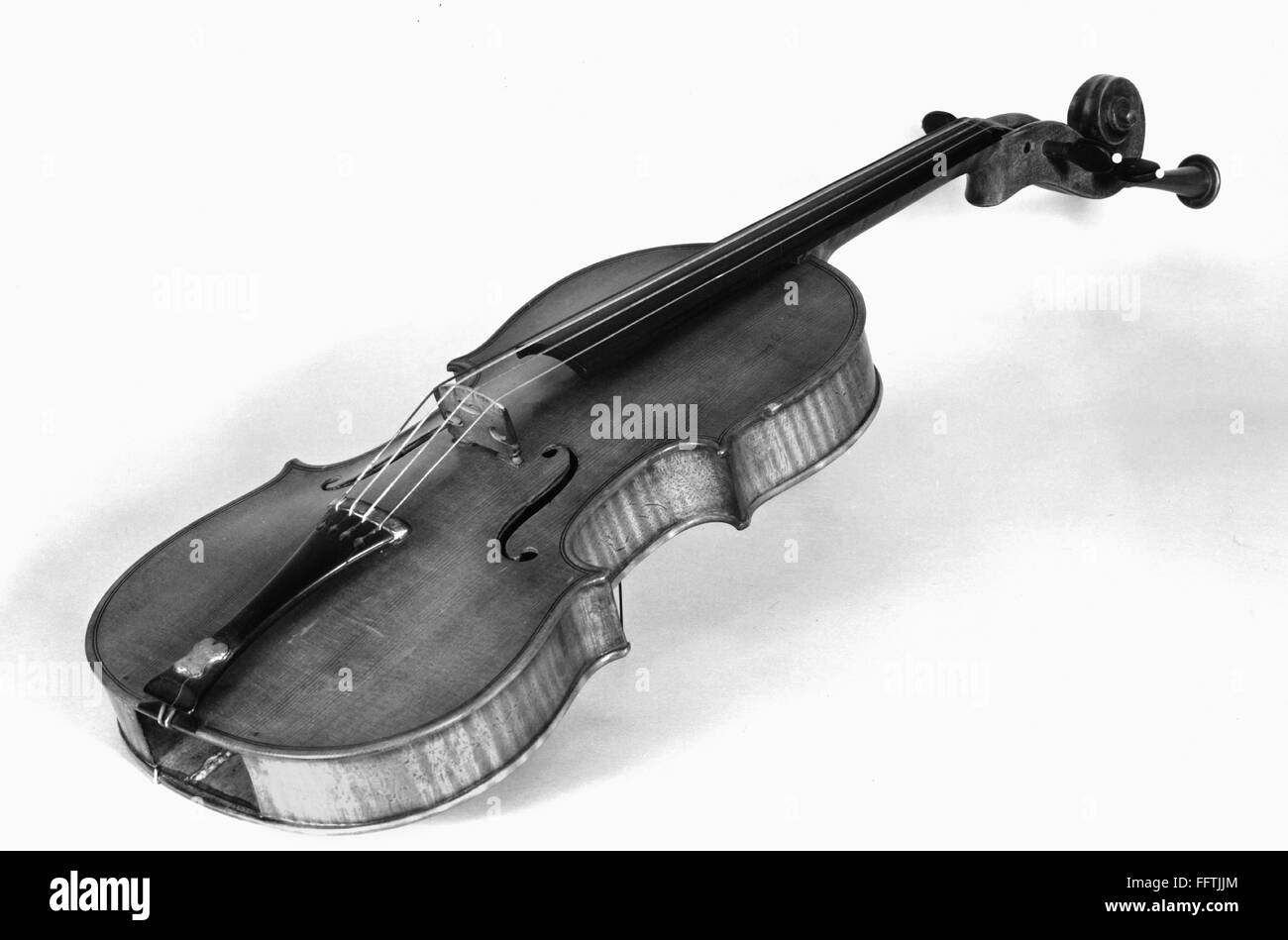 VIOLIN, 18th CENTURY. /n19th century reproduction of an 18th century ...
