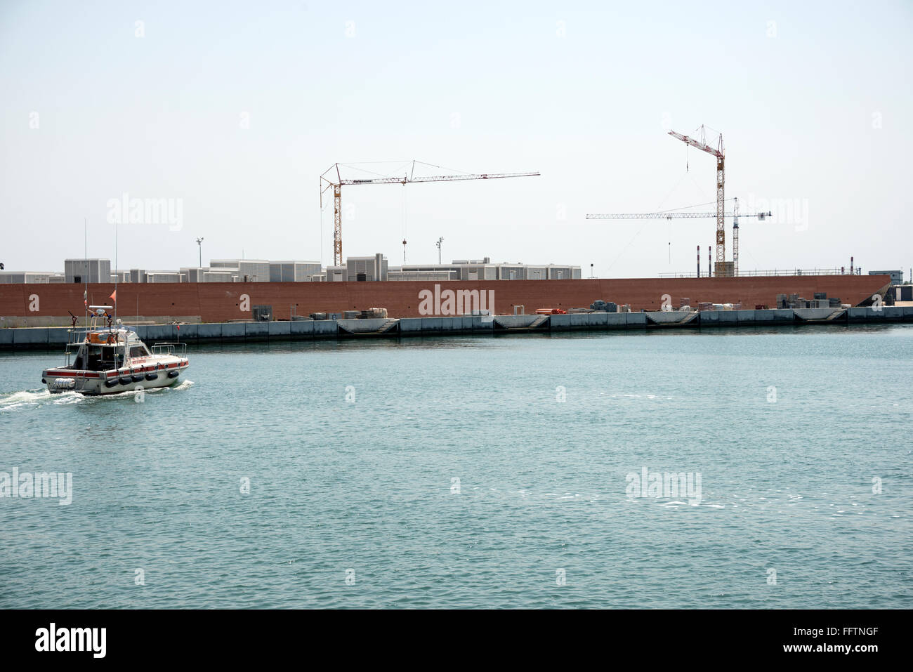 The construction on the Venice flooding defences in the Lido inlet in ...