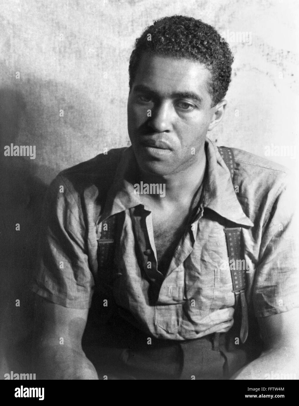 ROBERT EARL JONES /n(1910-2006). American actor and father of actor ...