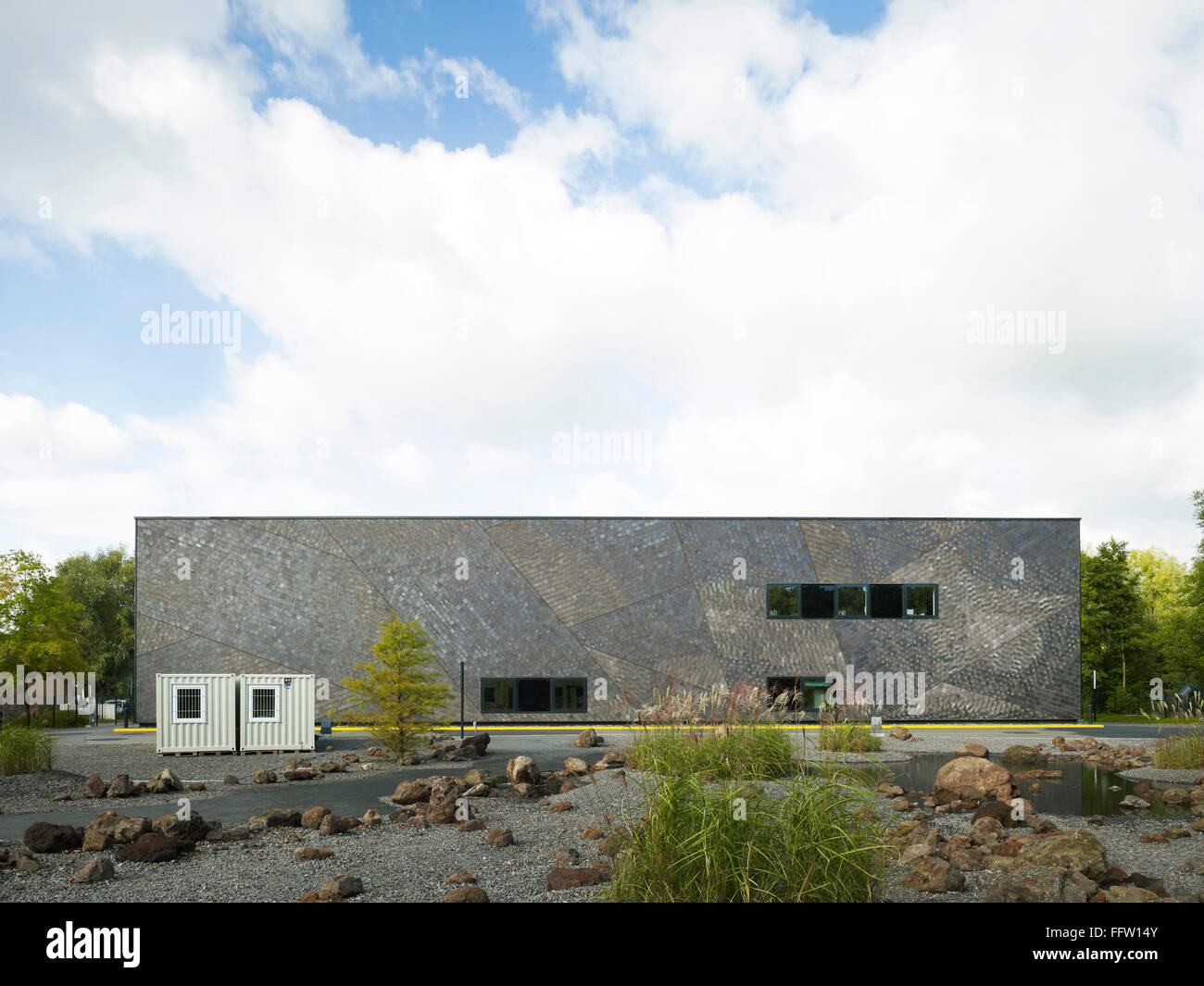 Lateral view hi-res stock photography and images - Alamy