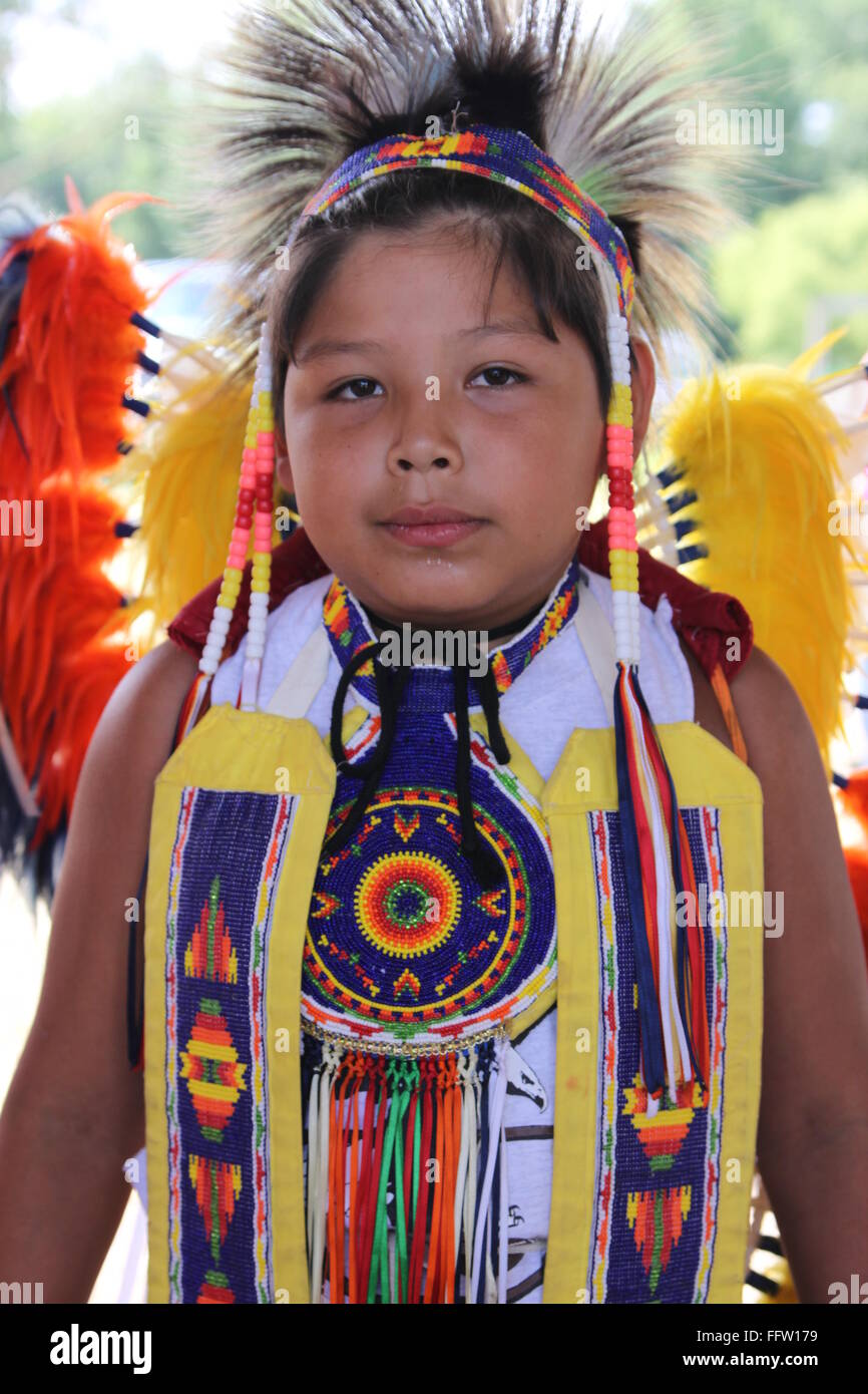 Traditional Meskwaki (Fox)Pow Wow Native American dances festival - 13 ...