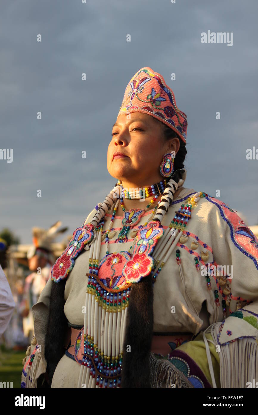 Shakopee mdewakanton sioux community wacipi hi-res stock photography ...