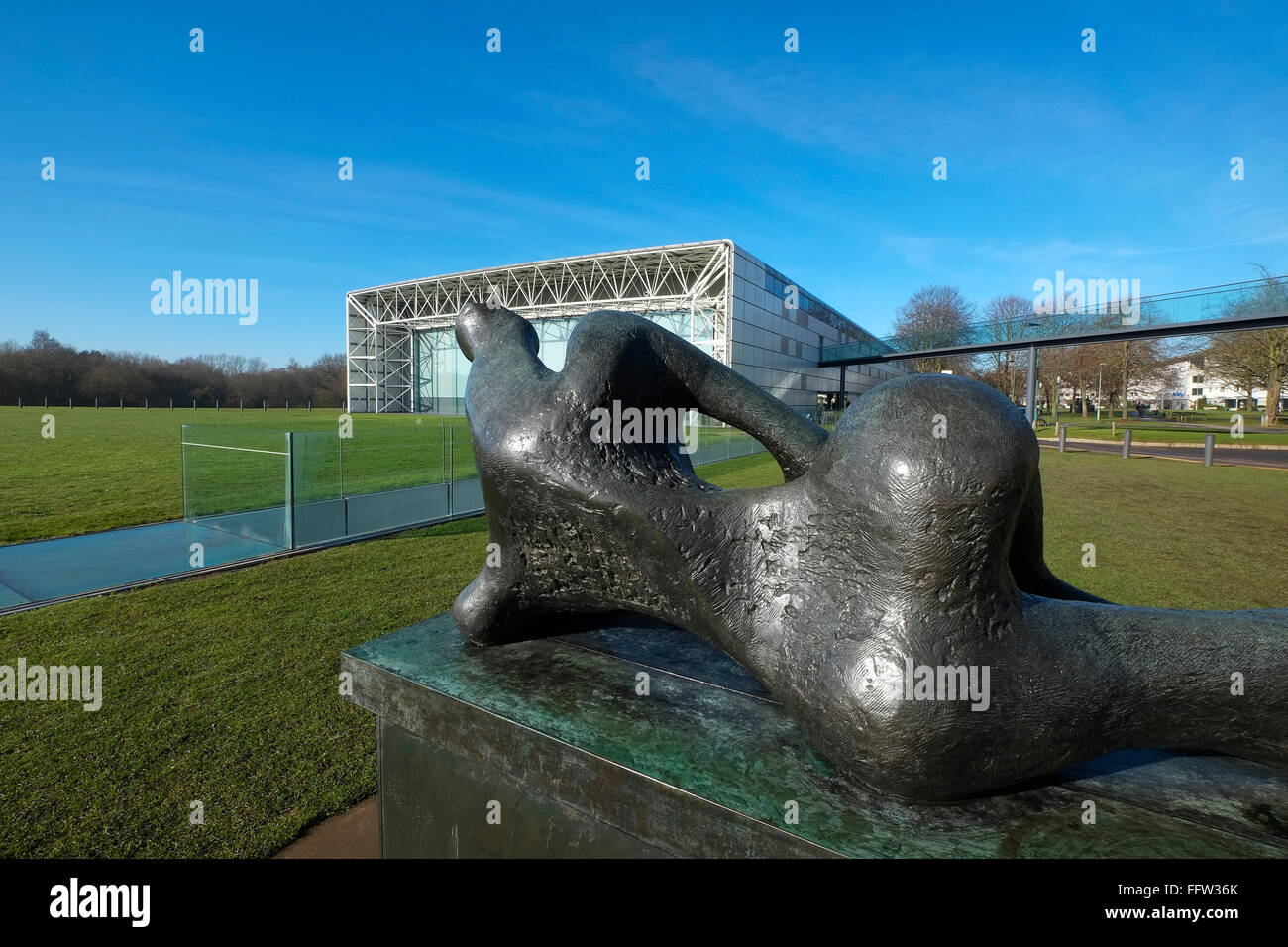 henry moore sculpture, sainsbury centre, uea, norwich, norfolk, england ...