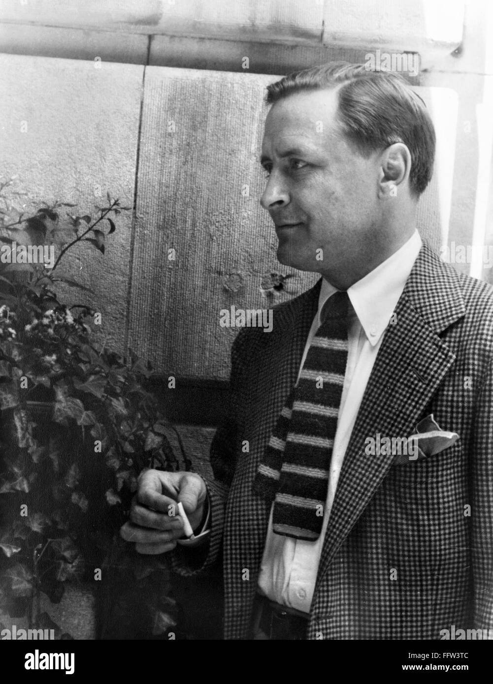 F. SCOTT FITZGERALD /n(1896-1940). Francis Scott Key Fitzgerald ...