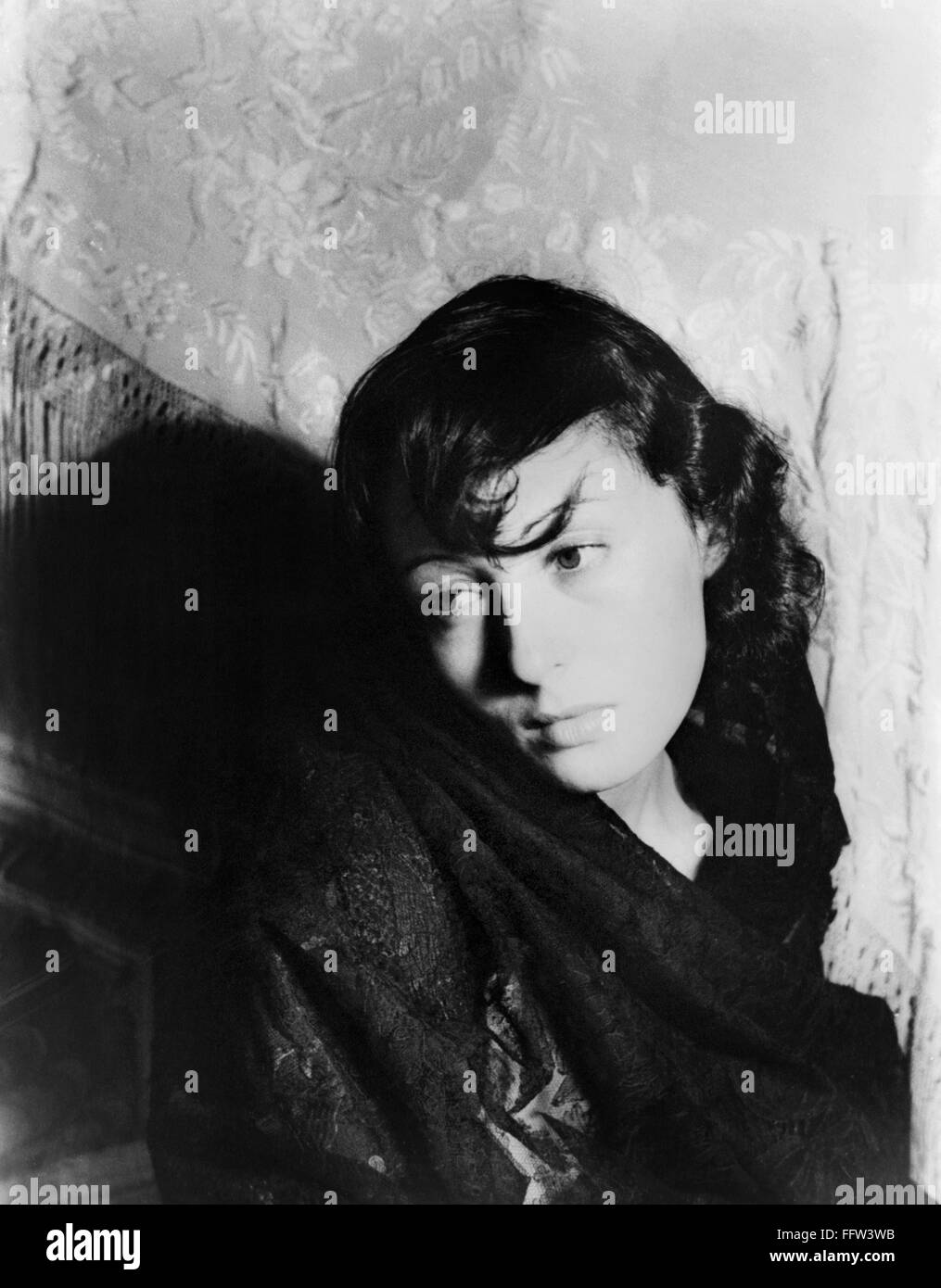 LUISE RAINER (1910-2014 ). /nAustrian actress. Photographed by Carl Van ...