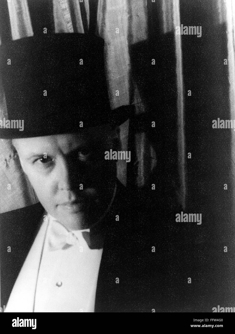 CARL VAN VECHTEN (1880-1964). /nAmerican writer and photographer. Self ...