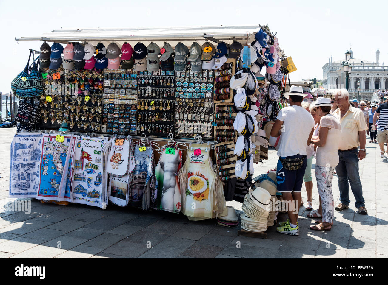 Stand riva hi-res stock photography and images - Alamy