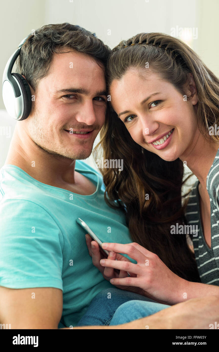 Close up couple listening hi-res stock photography and images - Alamy