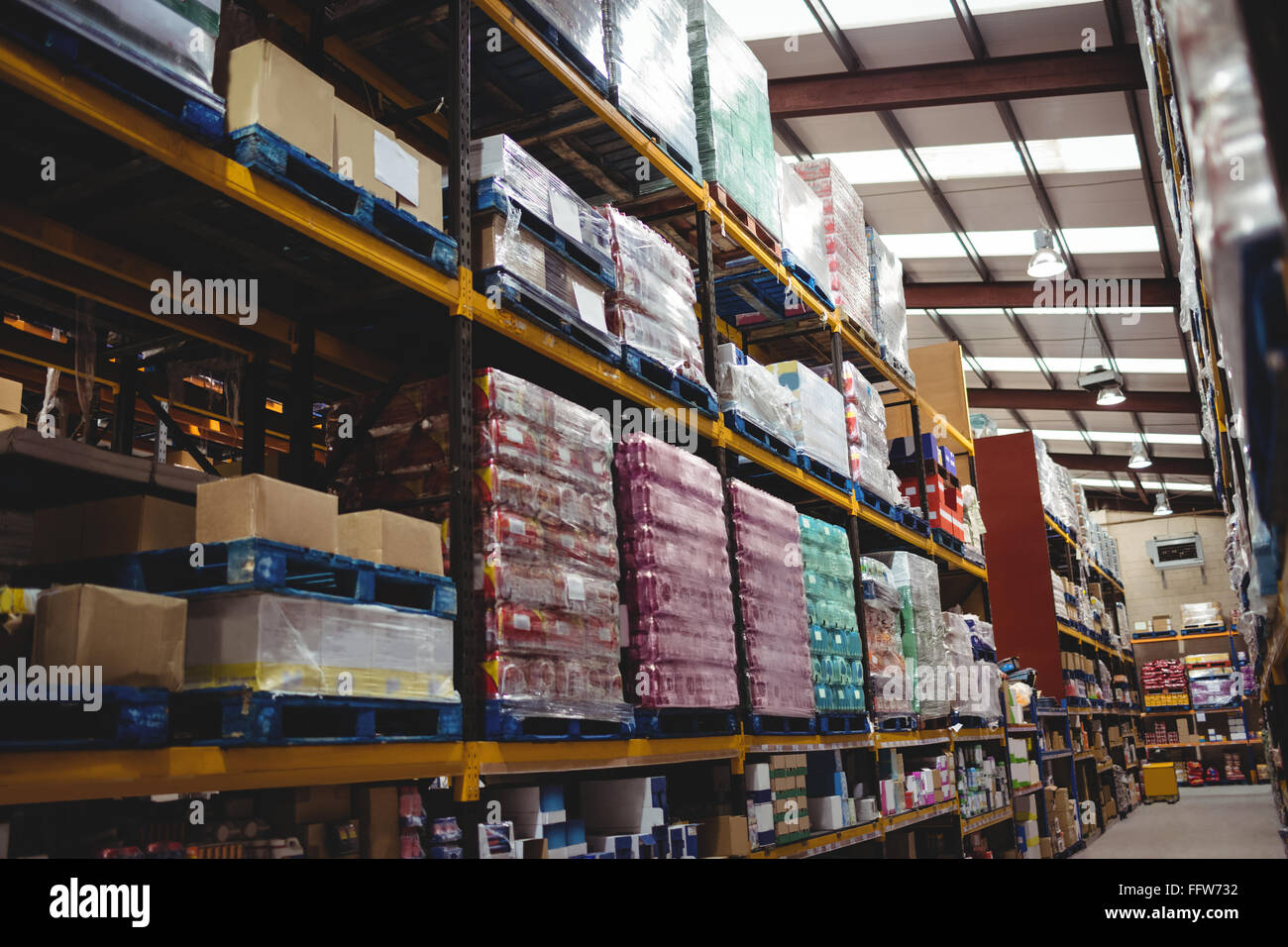 The rack isle hi-res stock photography and images - Alamy