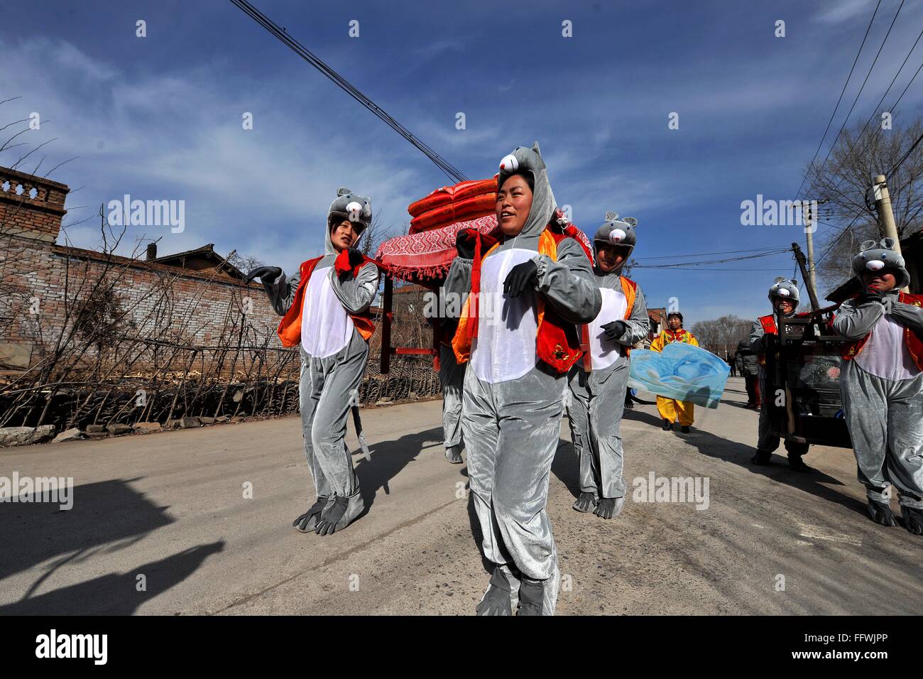 Lucheng, China's Shanxi Province. 17th Feb, 2016. Folk artists wearing ...