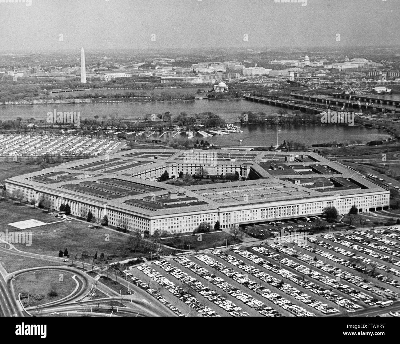 PENTAGON BUILDING. /nThe headquarters of the United States Department ...