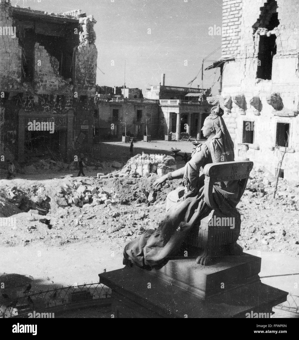WORLD WAR II: MALTA, 1942. /nA statue of Queen Victoria of England ...