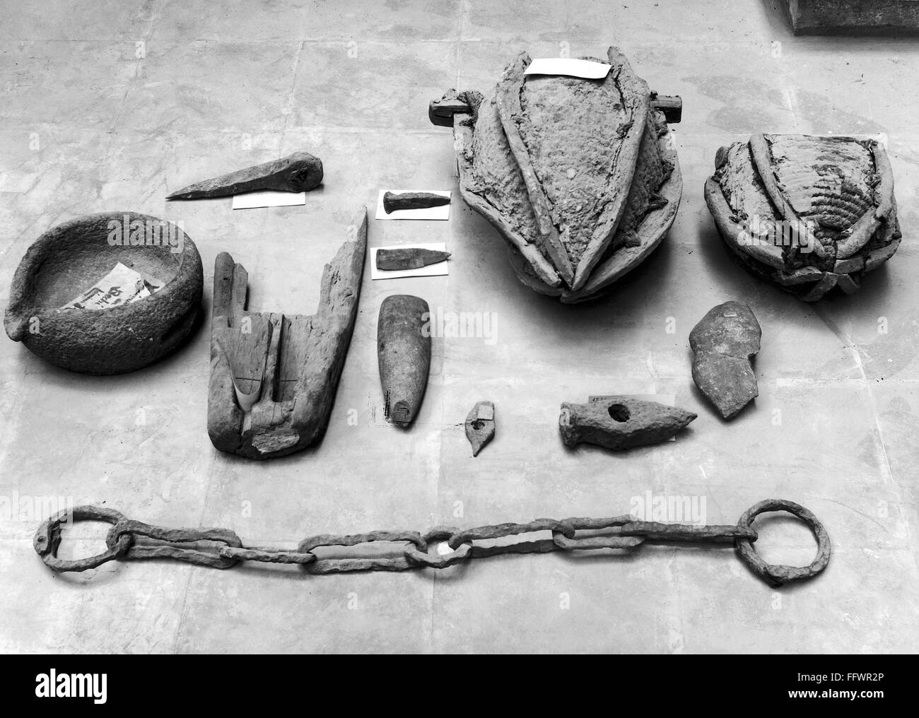 Roman slaves hi-res stock photography and images - Alamy