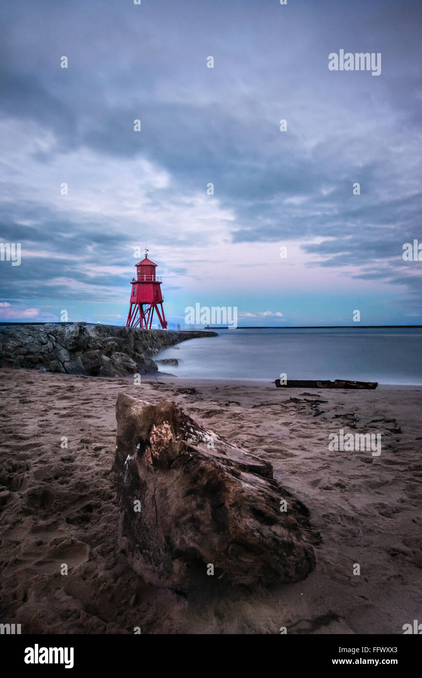 River groyne hi-res stock photography and images - Alamy