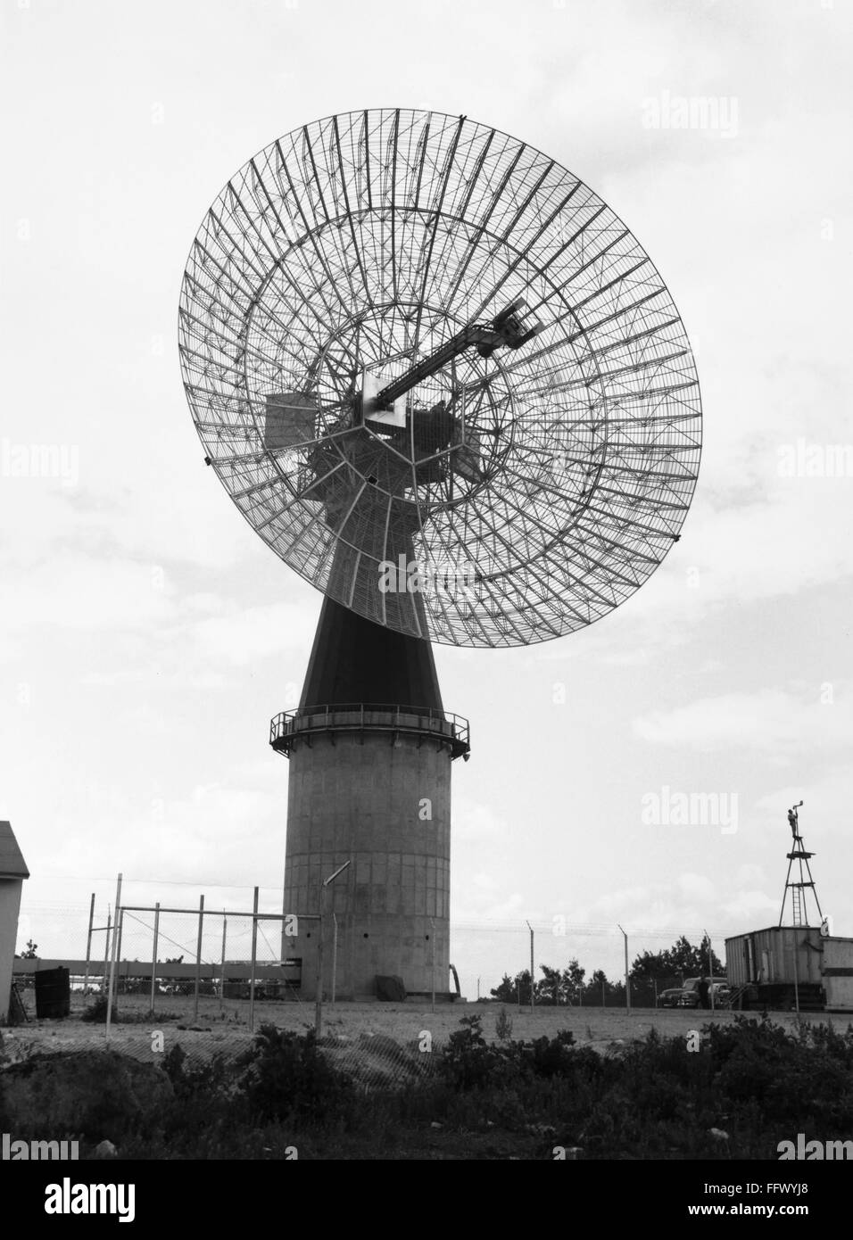 MIT: HAYSTACK OBSERVATORY. /nThe radar facility at the Massachusetts ...
