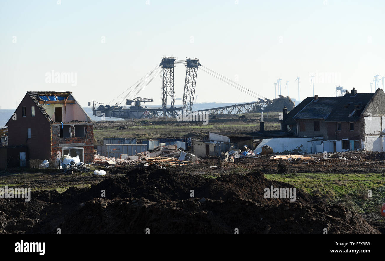 Erkelenz, Germany. 16th Feb, 2016. Ruins of houses can be seen near a ...